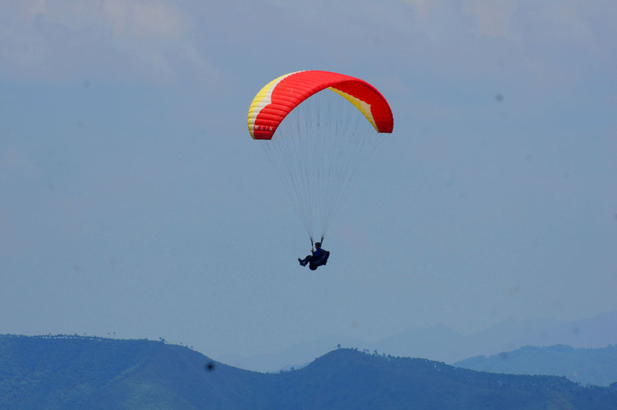 Paragliding Test Flight Successfully Held at Tongshi Mountain of China ...