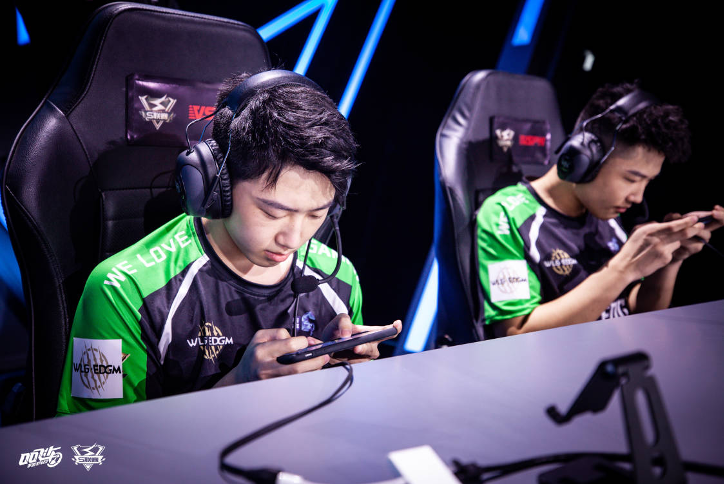 赛事中心 -【常规赛快讯】RNG.M2:0力压WLG.EDGM RNGM.云海再破新纪录- QQ飞车手游 - 腾讯游戏