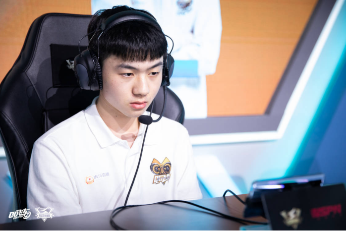 赛事中心 -【常规赛快讯】QG3:2战胜RNG.M 稳扎稳打赢下鏖战- QQ飞车手游 - 腾讯游戏