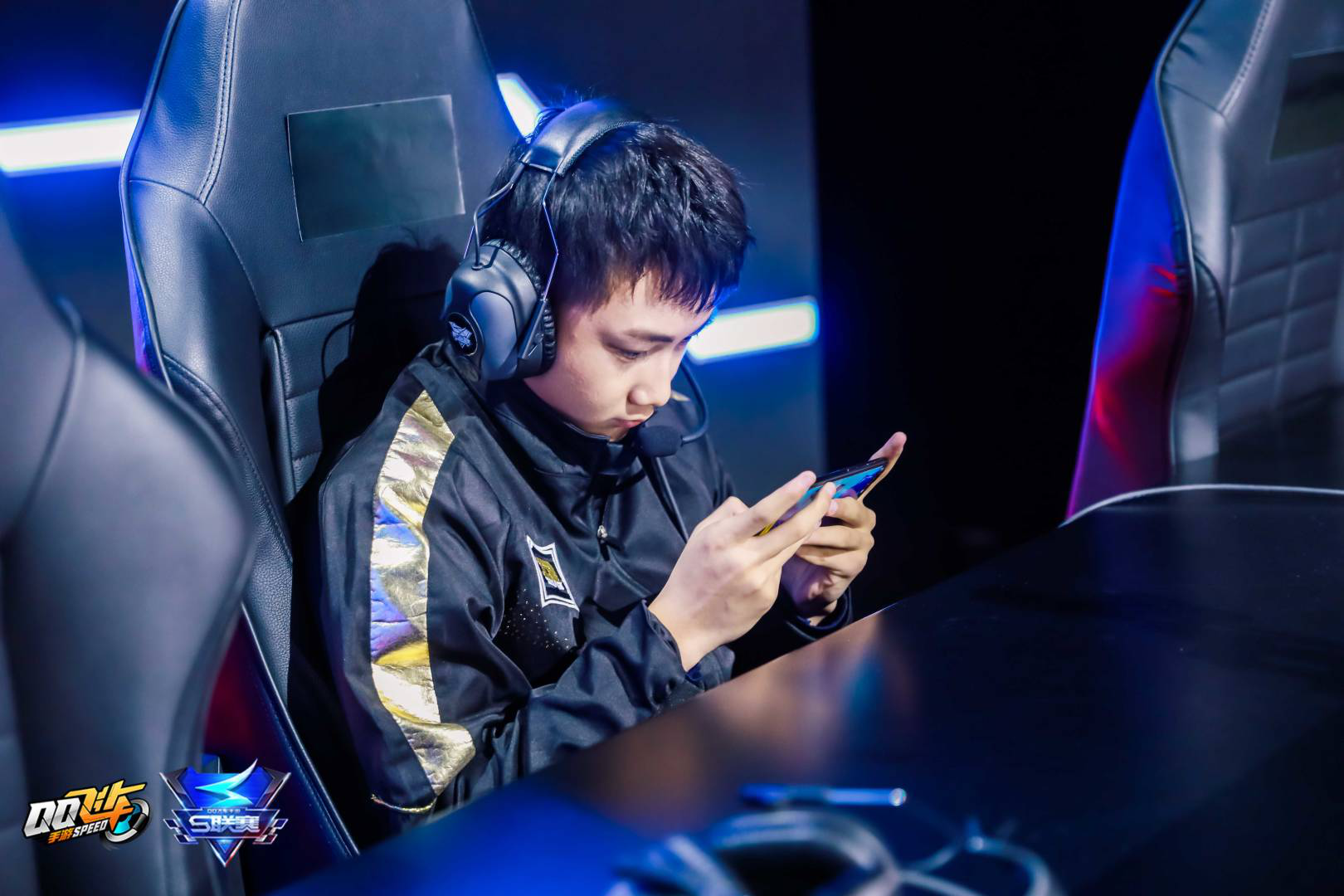 赛事中心 -【季后赛快讯】QG 3:1战胜 RNG.M 赢得总决赛门票- QQ飞车手游 - 腾讯游戏