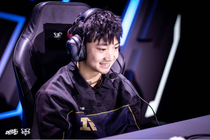 赛事中心 -【季后赛快讯】RNG.M3:1战胜AG 成功晋级秋季赛总决赛- QQ飞车手游 - 腾讯游戏