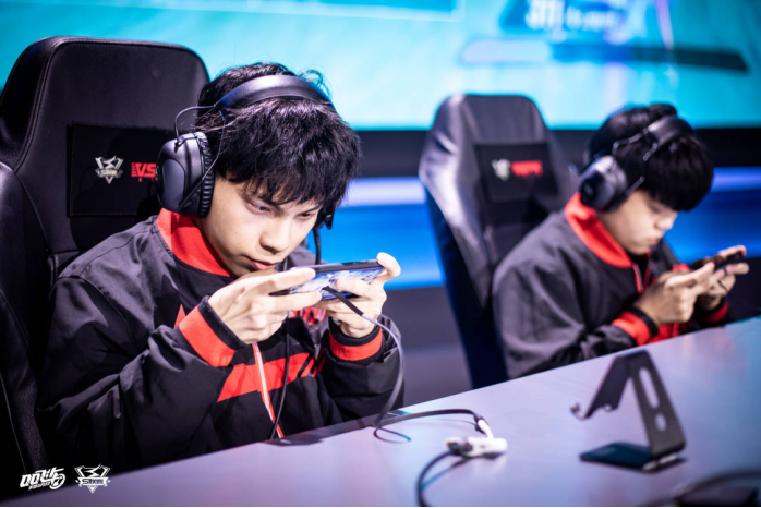 赛事中心 -【季后赛快讯】RNG.M3:1战胜AG 成功晋级秋季赛总决赛- QQ飞车手游 - 腾讯游戏