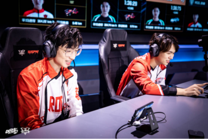 赛事中心 -【常规赛快讯】WLG.EDGM2:1战胜RDG 厚积薄发成功复仇- QQ飞车手游 - 腾讯游戏