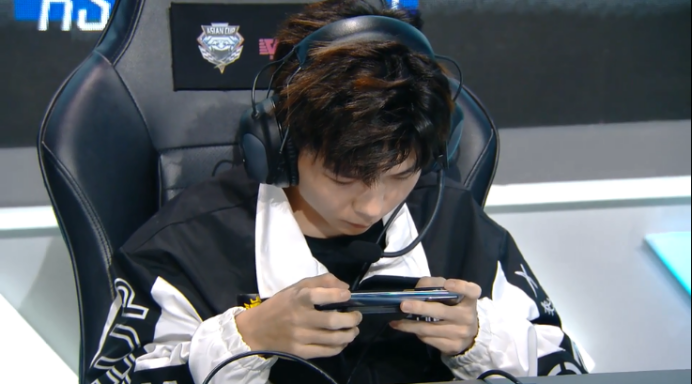 赛事中心 -【亚洲杯快讯】 RSG.XiaoYuyy 2:0战胜JCR.QianXun- QQ飞车手游 - 腾讯游戏