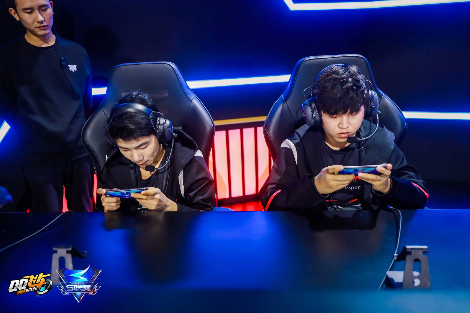 赛事中心 -【季后赛快讯】EDG.M3:2战胜TMG 勇者之师坚不可摧！- QQ飞车手游 - 腾讯游戏