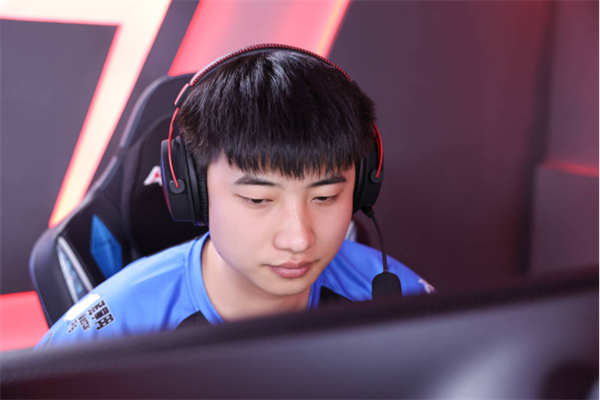 火线报道：【权威分析】KZ赛前准备充分但AG状态更佳，Doo配的上MVP! -穿越火线-CF-官方网站-腾讯游戏-三亿鼠标的枪战梦想