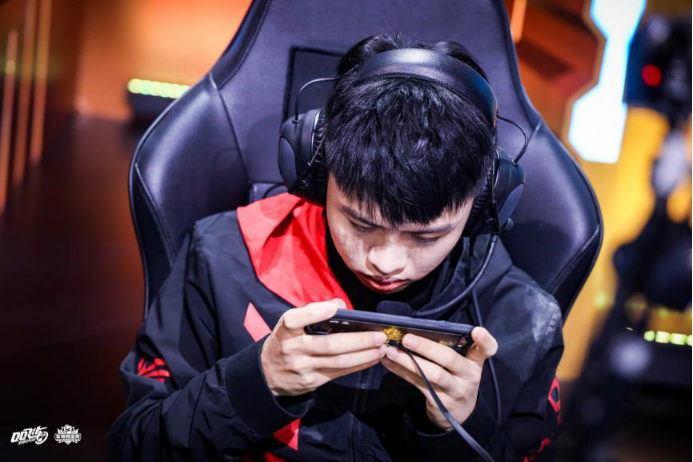 赛事中心 -【赏金赛快讯】GK.逸官人2:0战胜RWK.悟空 势如破竹顺利晋级八强- QQ飞车手游 - 腾讯游戏