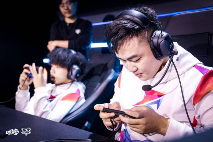 赛事中心 -【常规赛快讯】RSG2:1战胜TS 精彩对决酣畅淋漓- QQ飞车手游 - 腾讯游戏