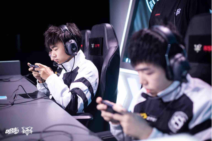 赛事中心 -【常规赛快讯】RSG2:1战胜AG 频刷纪录喜获开门红- QQ飞车手游 - 腾讯游戏