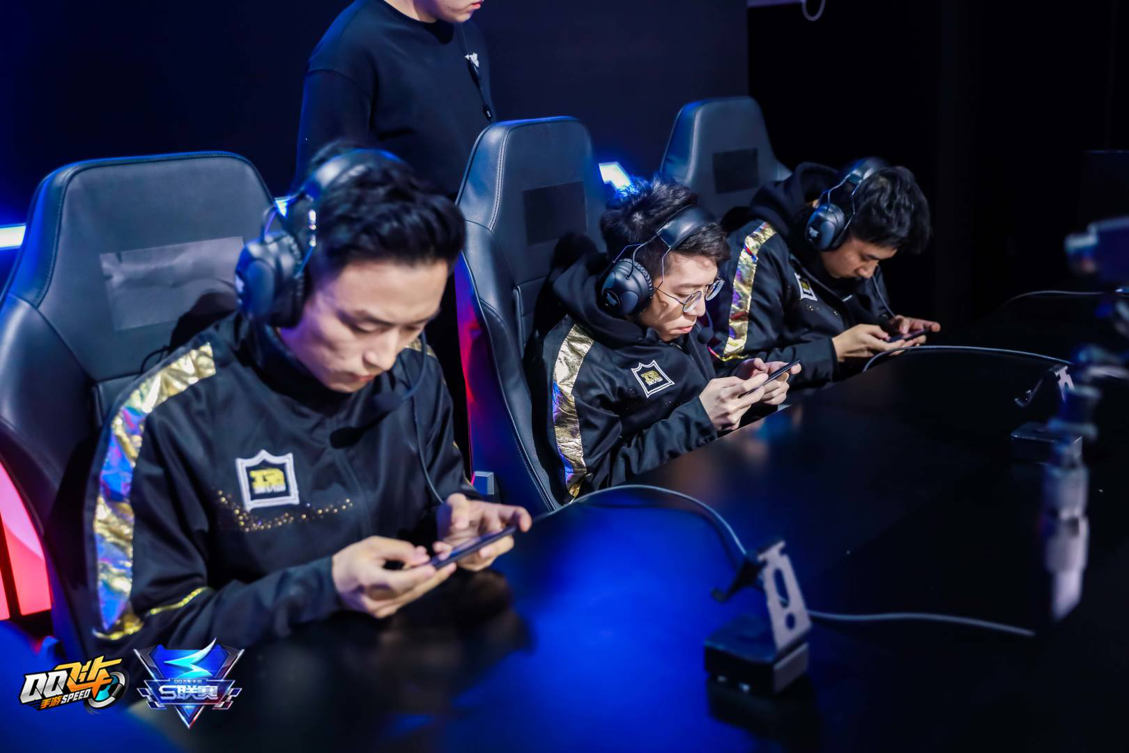 赛事中心 -【常规赛快讯】RNG.M2:1战胜QG 上演巅峰对决- QQ飞车手游 - 腾讯游戏