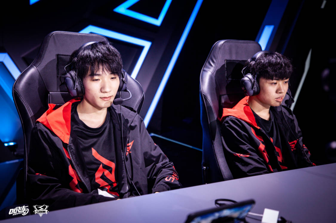 赛事中心 -【常规赛快讯】RWK 2:0战胜QG 延续连胜佳绩- QQ飞车手游 - 腾讯游戏