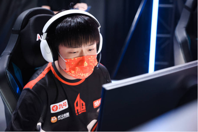 火线报道：REC.LGD能否打破AG不败金身？WE与白鲨开启狙击大战 --穿越火线官方网站-腾讯游戏