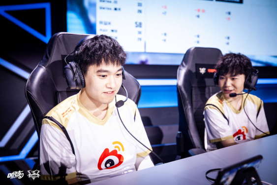 赛事中心 -【常规赛快讯】RWK 2:1Weibo三轮鏖战悟空立功！- QQ飞车手游 - 腾讯游戏