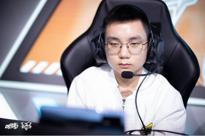 赛事中心 -【常规赛快讯】QG3:2战胜RNG.M 稳扎稳打赢下鏖战- QQ飞车手游 - 腾讯游戏