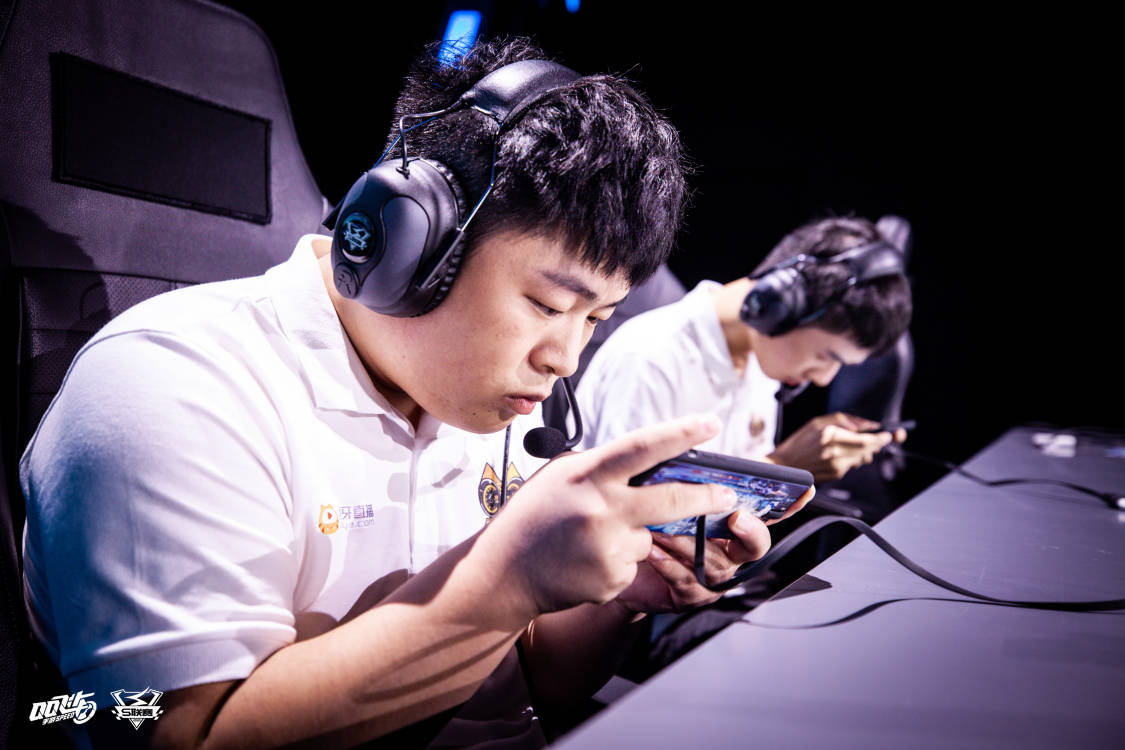 赛事中心 -【常规赛快讯】RNG.M2:0战胜QG 来势汹汹喜获开门红- QQ飞车手游 - 腾讯游戏