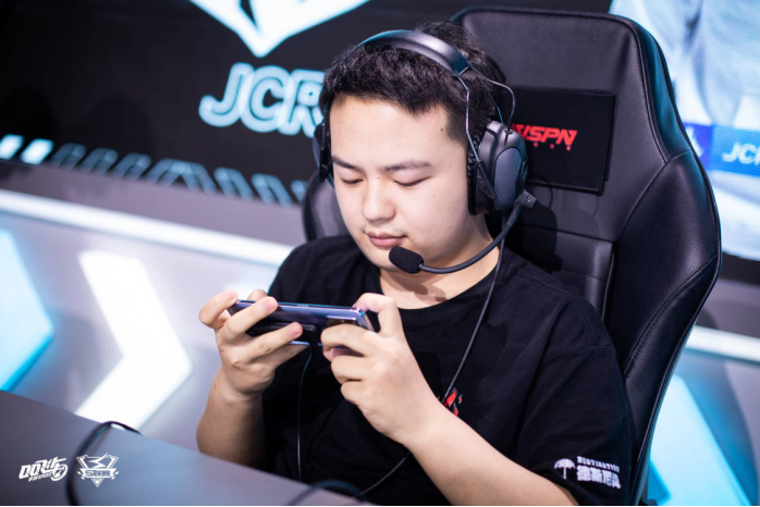 赛事中心 -【常规赛快讯】JCR2:1战胜Weibo 成功锁定晋级名额- QQ飞车手游 - 腾讯游戏