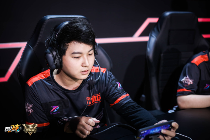 赛事中心 -【常规赛快讯】KING2:1战胜TMG.TS KING.彬神操作极限- QQ飞车手游 - 腾讯游戏