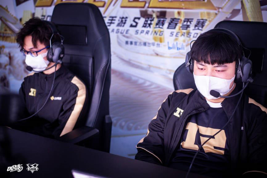 赛事中心 -【常规赛快讯】RNG.M 2:0战胜 W.EDGM 稳住心态逆风翻盘- QQ飞车手游 - 腾讯游戏