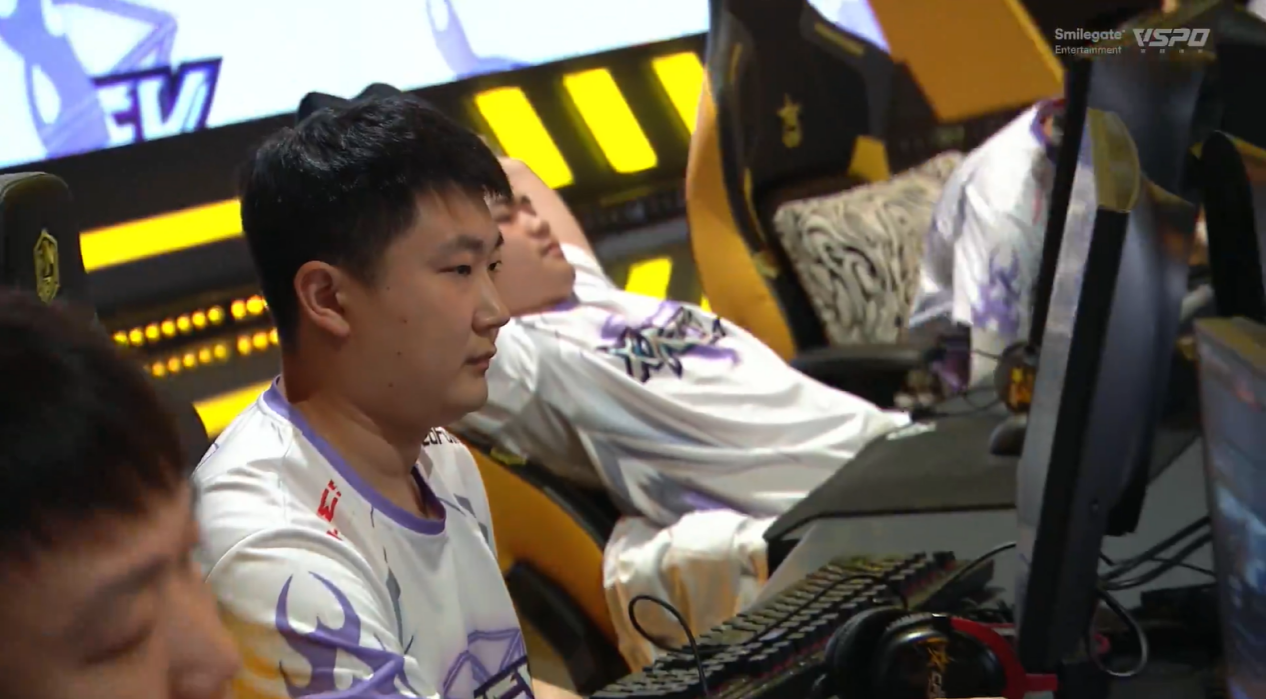 火线报道：【CFS日志】GOKEN倒在八强赛，XROCK败给RK梦回6年前 --穿越火线官方网站-腾讯游戏