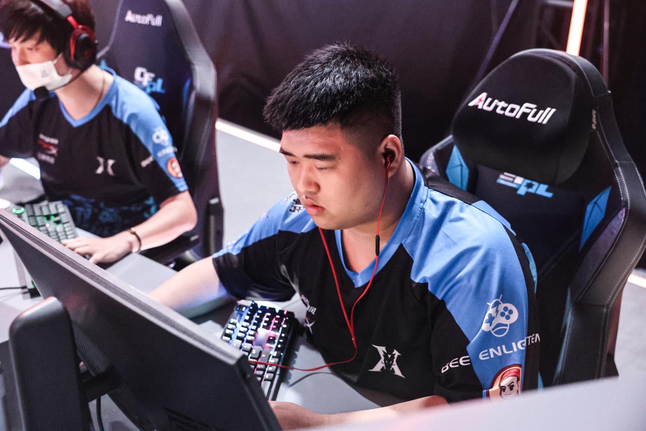 火线报道：【解说锐评】J1E与Lsn正面交锋，70KG、宇航锐评比赛胜负关键！ --穿越火线官方网站-腾讯游戏