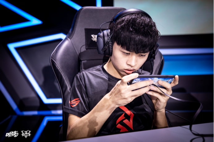 赛事中心 -【常规赛快讯】RWK 2:0战胜JCR 技高一筹实力取胜！- QQ飞车手游 - 腾讯游戏