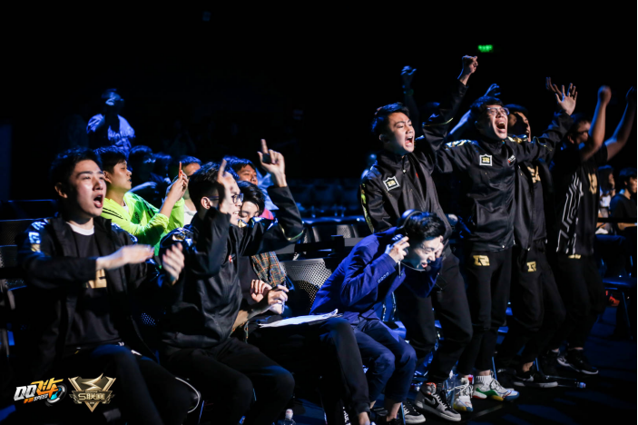 赛事中心 -【季后赛快讯】RNG.M3:2战胜RSG 抢下总决赛参赛资格- QQ飞车手游 - 腾讯游戏