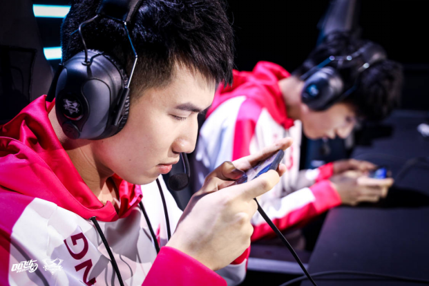 赛事中心 -【常规赛快讯】RNG.M2:0战胜GK 道具赛冷静制敌- QQ飞车手游 - 腾讯游戏