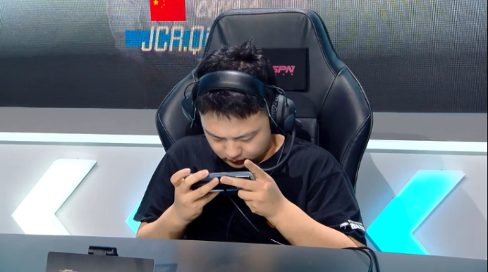 赛事中心 -【亚洲杯快讯】 RSG.XiaoYuyy 2:0战胜JCR.QianXun- QQ飞车手游 - 腾讯游戏