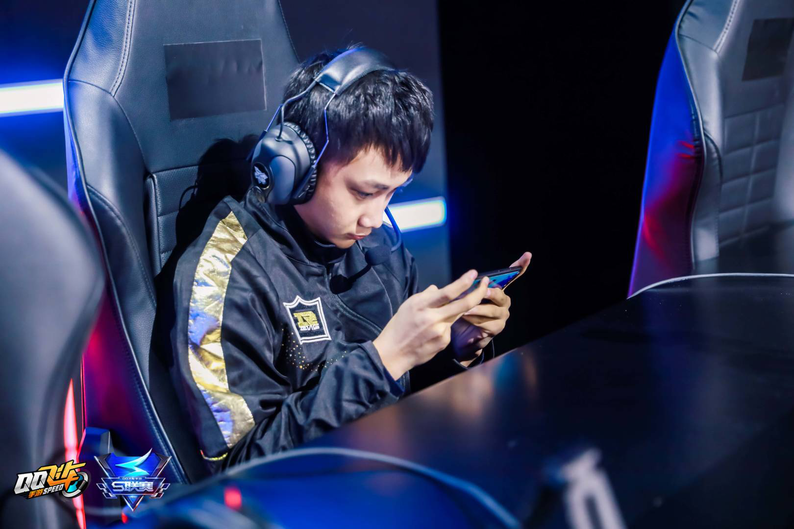 赛事中心 -【常规赛快讯】RNG.M2:1战胜QG 上演巅峰对决- QQ飞车手游 - 腾讯游戏