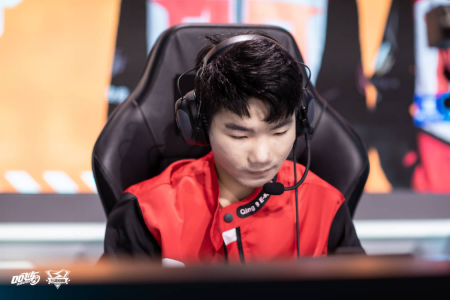 赛事中心 -【常规赛快讯】AG2:1战胜Q9 顽强拼搏迎来首胜！- QQ飞车手游 - 腾讯游戏