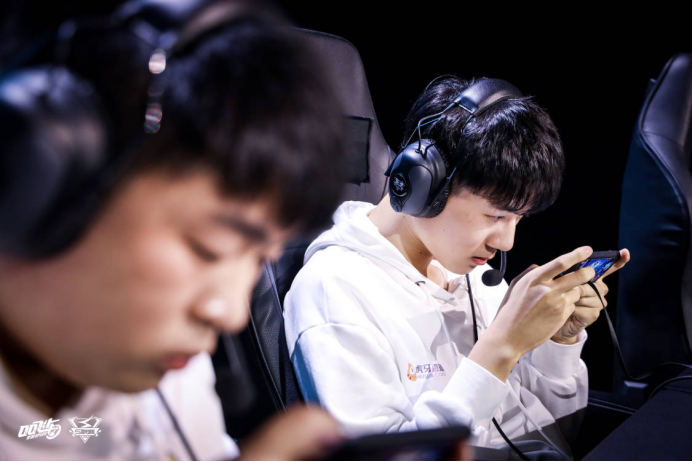 赛事中心 -【常规赛快讯】QG2:0战胜RWK 战术清晰锁定胜利- QQ飞车手游 - 腾讯游戏