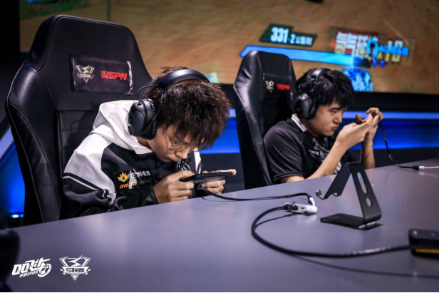 赛事中心 -【常规赛快讯】AG2:1战胜RSG AG.狮子稳扎稳打未来可期- QQ飞车手游 - 腾讯游戏