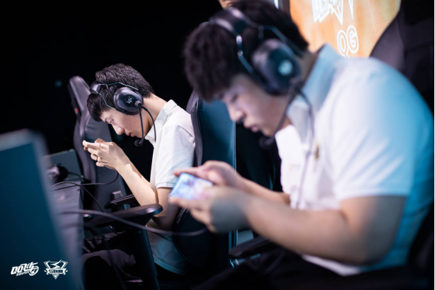 赛事中心 -【常规赛快讯】QG以2:1胜RSG 强强对决赛道纪录五连刷- QQ飞车手游 - 腾讯游戏