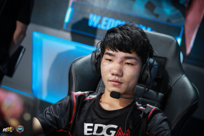 赛事中心 -【亚洲杯快讯】W.EDGM.子墨状态火热 势如破竹位居榜首- QQ飞车手游 - 腾讯游戏