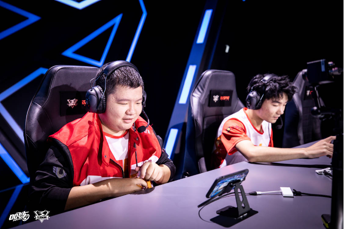 赛事中心 -【常规赛快讯】eStar 2:1战胜Q9 后来居上凌阳立功！- QQ飞车手游 - 腾讯游戏