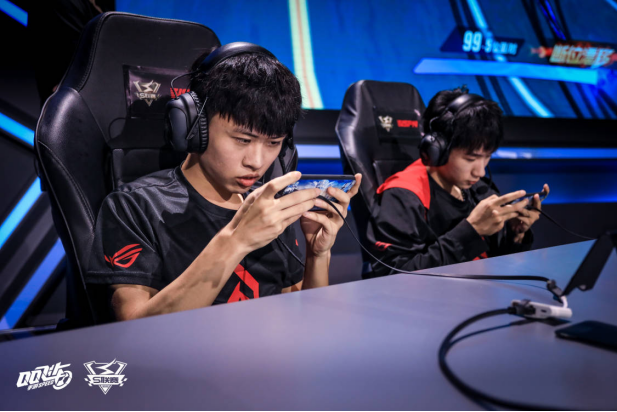 赛事中心 -【常规赛快讯】RNG.M2:1战胜RWK “纪录之夜”斩获A组第一- QQ飞车手游 - 腾讯游戏
