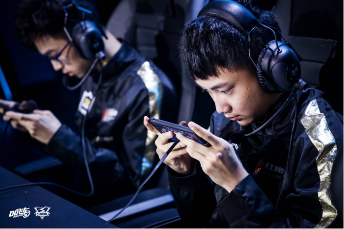 赛事中心 -【常规赛快讯】RNG.M2:1战胜KING 达成三连胜成就- QQ飞车手游 - 腾讯游戏