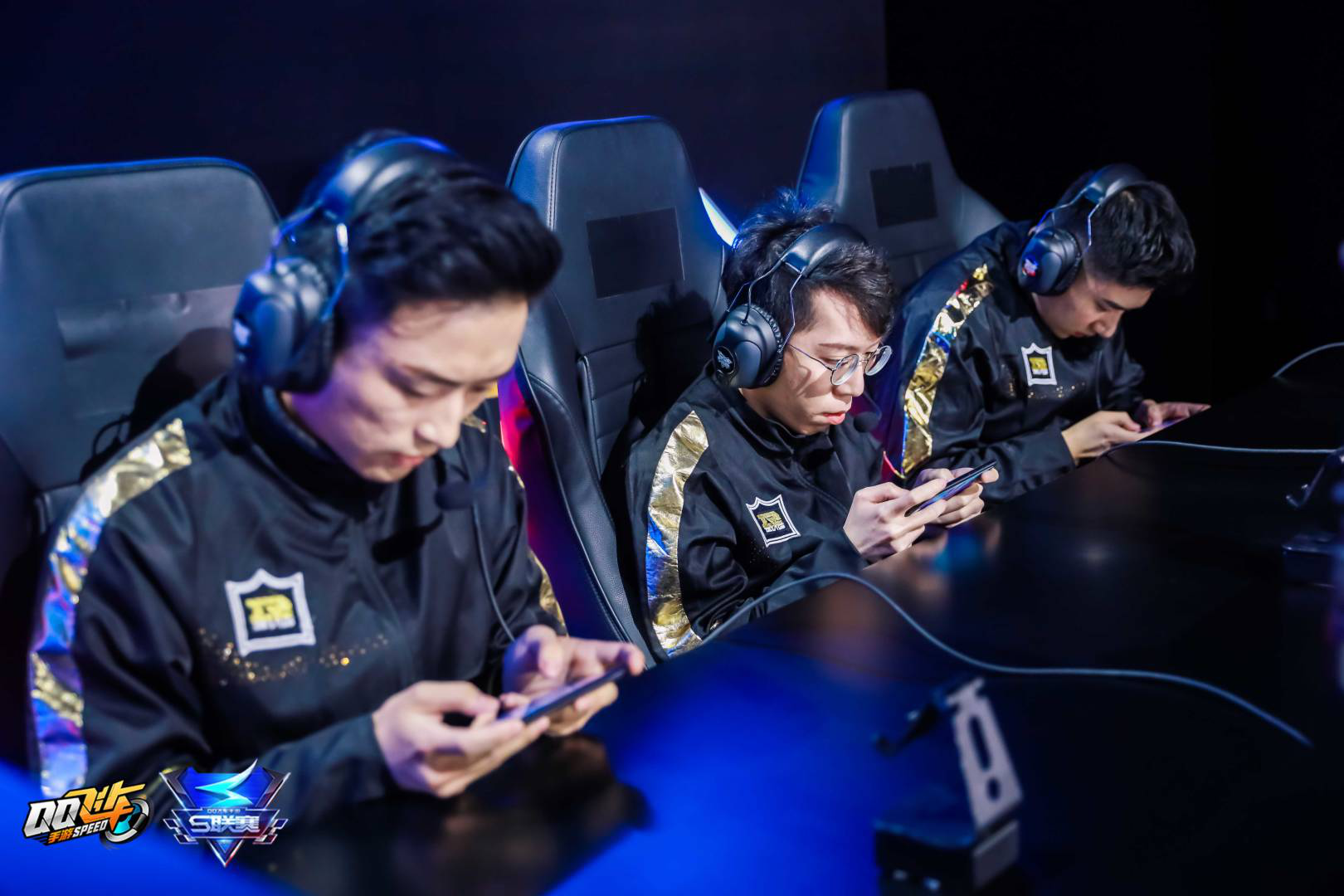 赛事中心 -【季后赛快讯】 RNG.M3：2战胜VG RNG.M云海稳扎稳打- QQ飞车手游 - 腾讯游戏