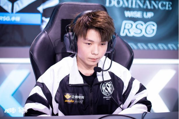 赛事中心 -【常规赛快讯】QG以2:1胜RSG 强强对决赛道纪录五连刷- QQ飞车手游 - 腾讯游戏