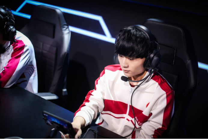 赛事中心 -【常规赛快讯】GKS2:1击败SG 新人上场发挥出色- QQ飞车手游 - 腾讯游戏