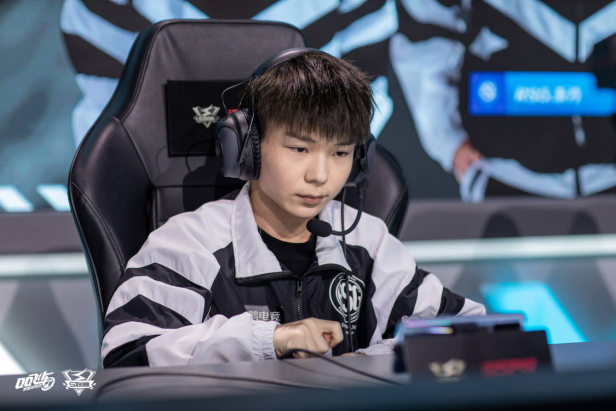 赛事中心 -【常规赛快讯】RSG2:1战胜eStar RSG.小钰连扳四局获胜- QQ飞车手游 - 腾讯游戏