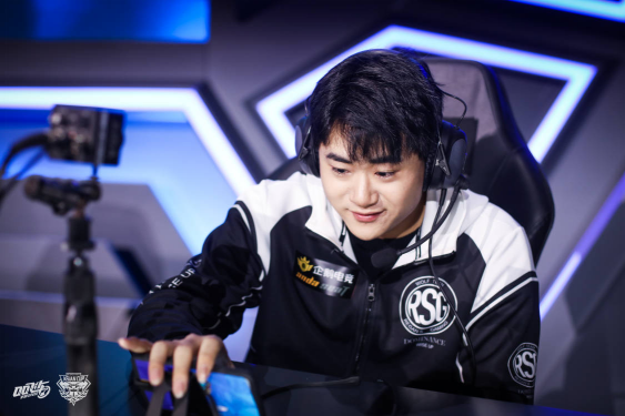 赛事中心 -【亚洲杯快讯】RNGM.NiXin拔得头筹 利剑出鞘锋芒毕露- QQ飞车手游 - 腾讯游戏