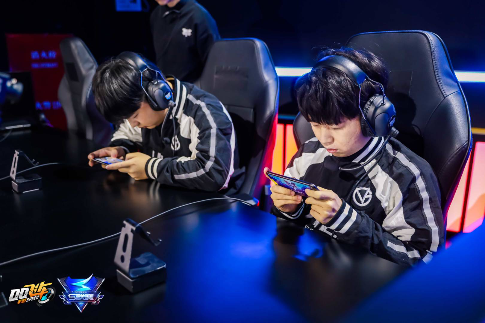 赛事中心 -【季后赛快讯】 RNG.M3：2战胜VG RNG.M云海稳扎稳打- QQ飞车手游 - 腾讯游戏