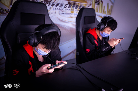 赛事中心 -【常规赛快讯】RDG 2: 0战胜RWK 发挥出色道具首胜！- QQ飞车手游 - 腾讯游戏