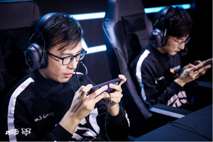 赛事中心 -【常规赛快讯】RSG2:0战胜Q9 RSG.小钰三刷赛道纪录- QQ飞车手游 - 腾讯游戏