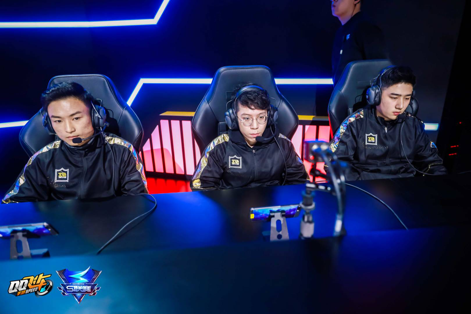 赛事中心 -【季后赛快讯】QG 3:1战胜 RNG.M 赢得总决赛门票- QQ飞车手游 - 腾讯游戏