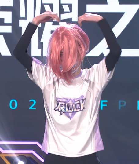 [穿越火线] 全明星战报——荣耀之巅争霸赛 杜超J1E现场走猫步-其他-玩加电竞WanPlus - 玩加电竞