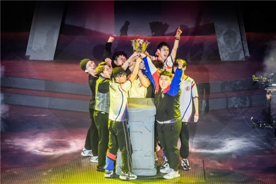 [CFML] CFM年度记忆：自我否定革新 成就R.LGD冠军姿态-其他-玩加电竞WanPlus - 玩加电竞