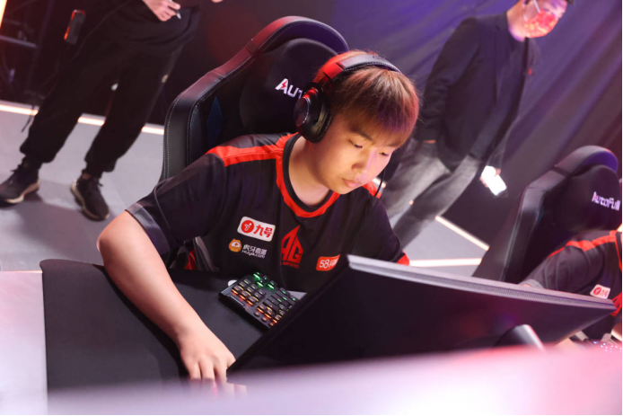 火线报道：AG有望赢得赛季四连胜，小柒柒对阵老将BEAN备受瞩目！ --穿越火线官方网站-腾讯游戏