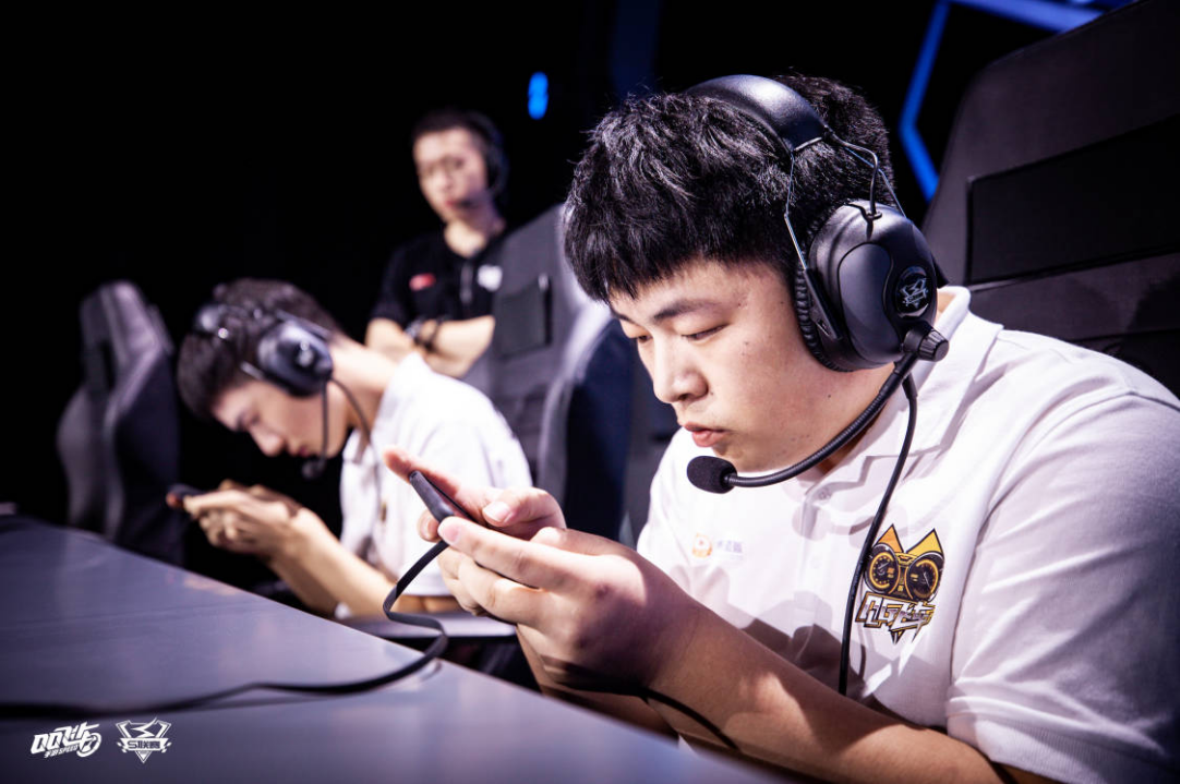 赛事中心 -【常规赛快讯】RWK 2:0战胜QG 延续连胜佳绩- QQ飞车手游 - 腾讯游戏